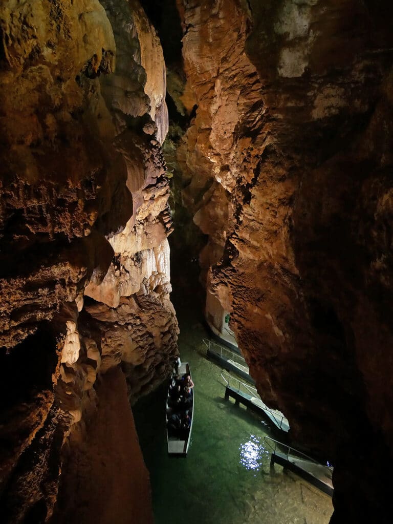 Le Gouffre de Padirac : un incroyable voyage au centre de la Terre ...