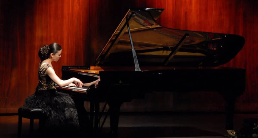 Min-Jung Kym sort un enregistrement du 4e concerto pour piano de ...
