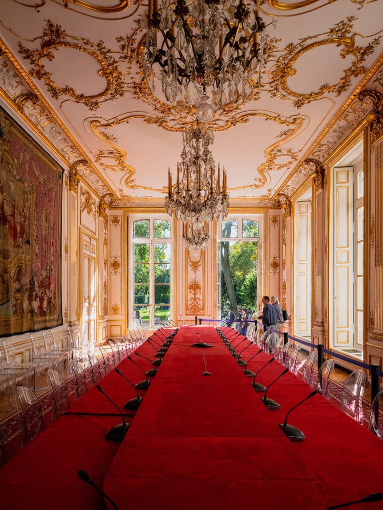 What does the Hôtel de Matignon, the residence of the French Prime ...