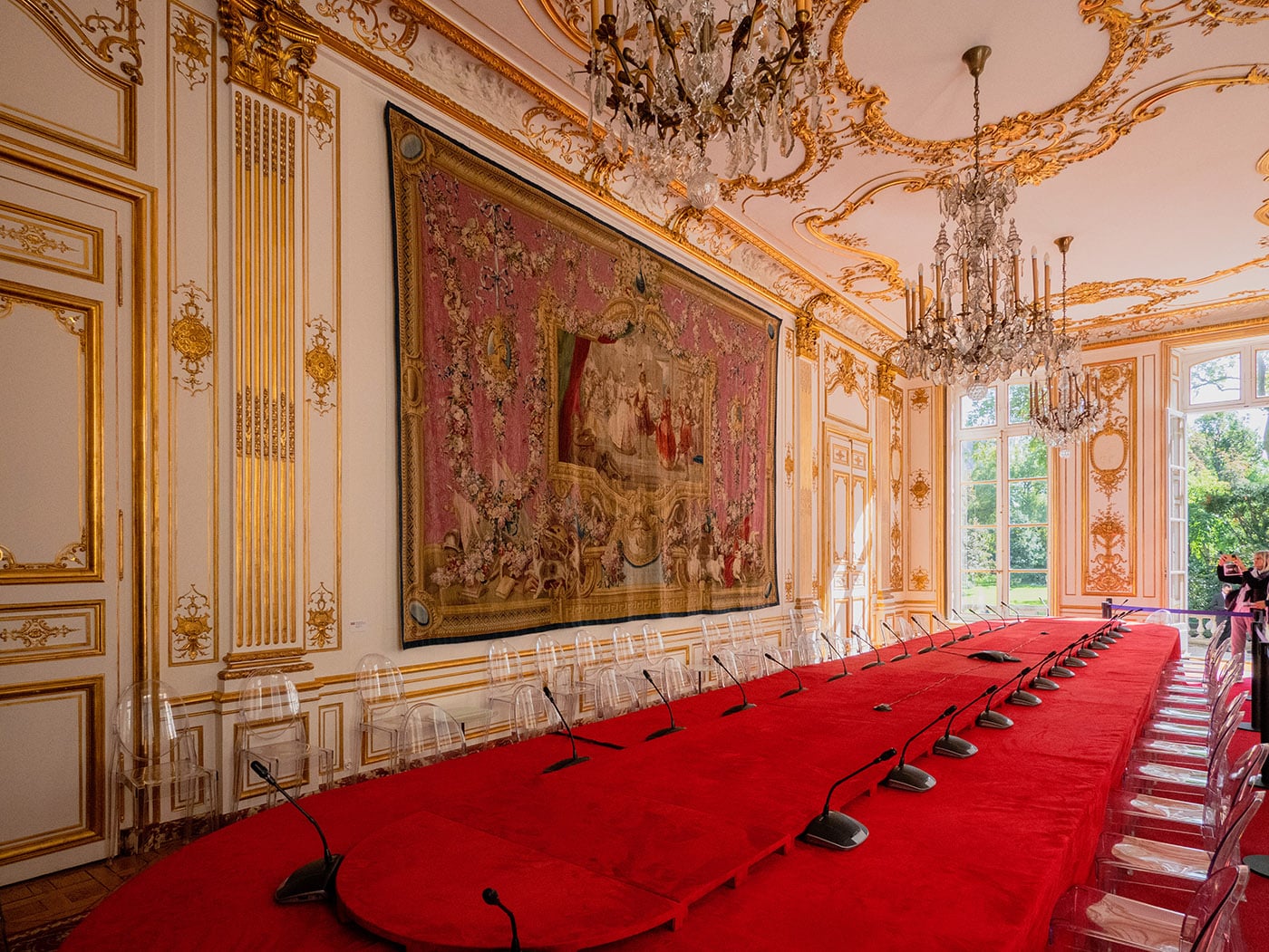 What does the Hôtel de Matignon, the residence of the French Prime ...